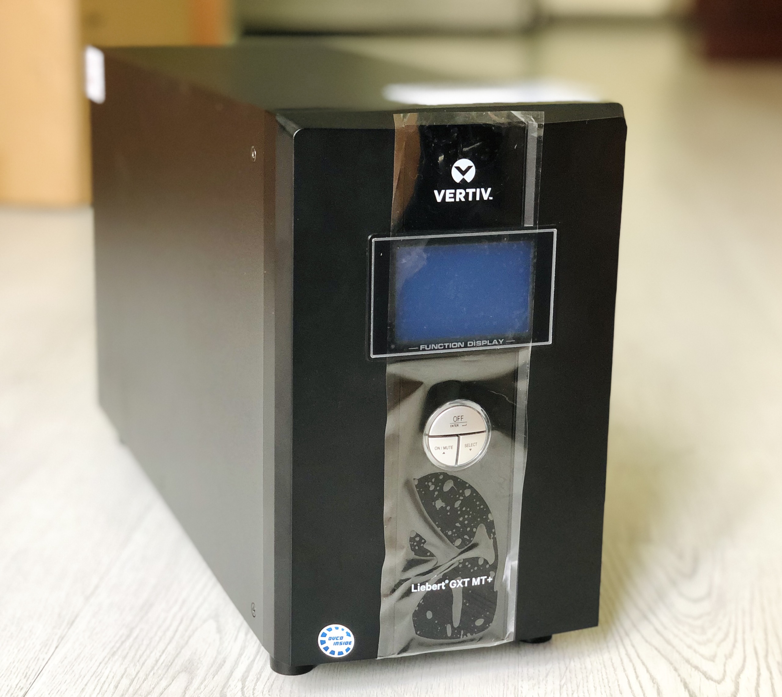 REVIEW TRÊN TAY SẢN PHẨM BỘ LƯU ĐIỆN UPS VERTIV GXT-MTPLUS230 - “HIỆU NĂNG VƯỢT TRÔI SO VỚI GIÁ ...